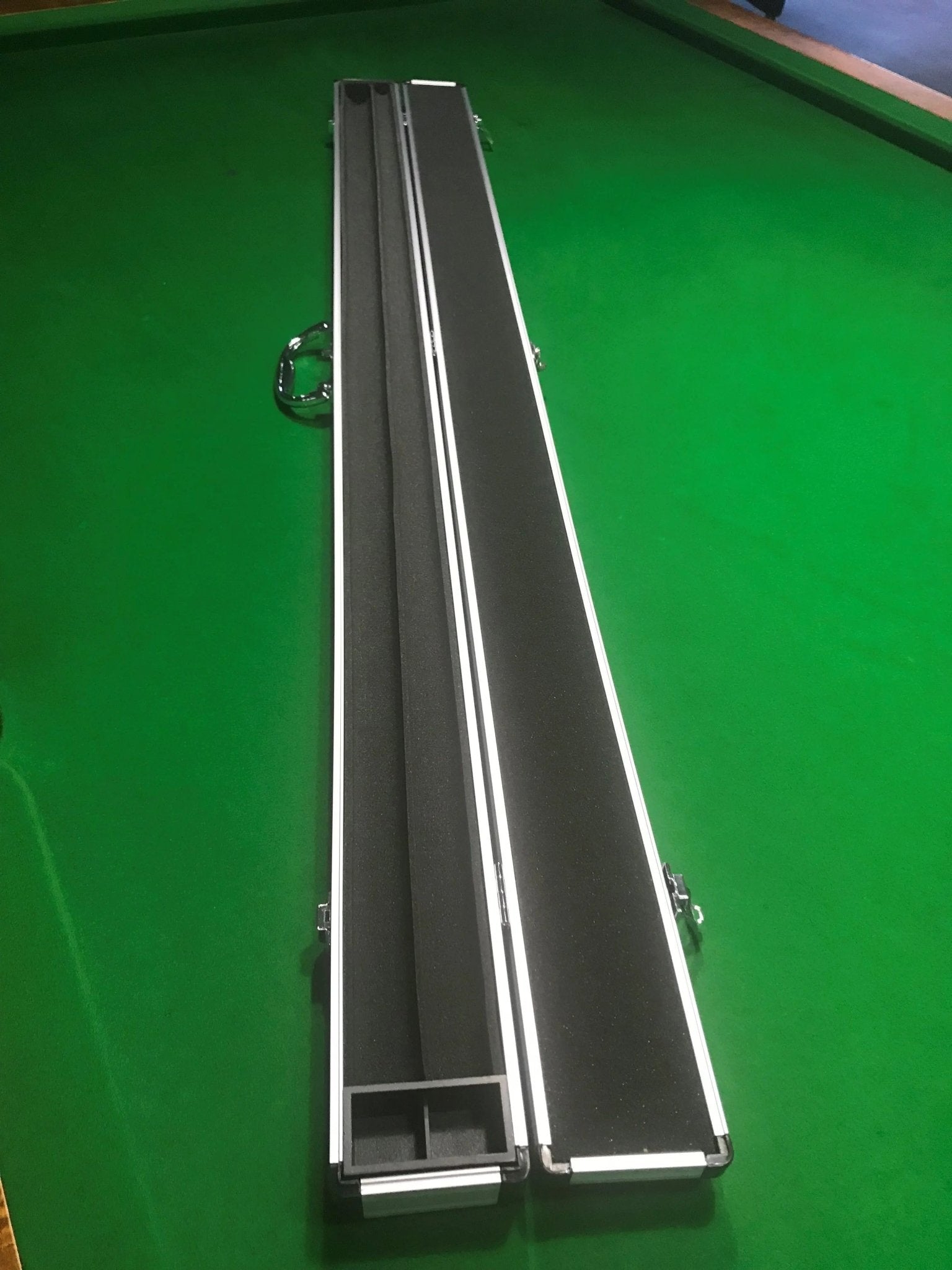 Deluxe Aluminium Formula Pool Snooker Billiard 3/4 Cue Case - Q-Masters ...